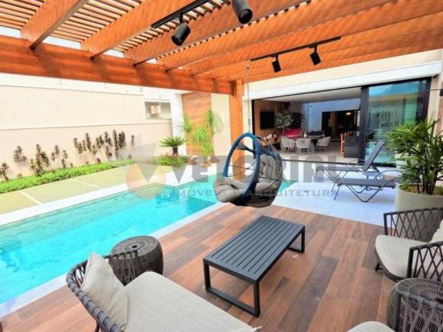Casa Espetacular com 3 Suites à venda, 235 m² por R$ 1.600.000 Caraguatatuba/SP