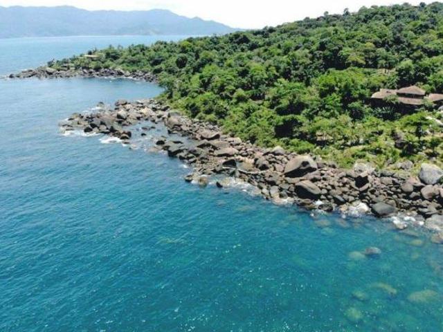 CASA ESPETACULAR DE ALTO PADRÃO COND FLECHAS ILHABELA