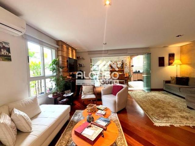Casa Espetacular em Cond. Fechado! Exclusividade, Conforto e Lazer Completo!