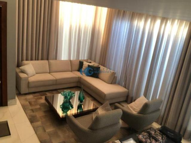Casa espetacular, em Condomínio fechado, com 334 m2 de fino padrão construtivo, a 20 minutos de BH