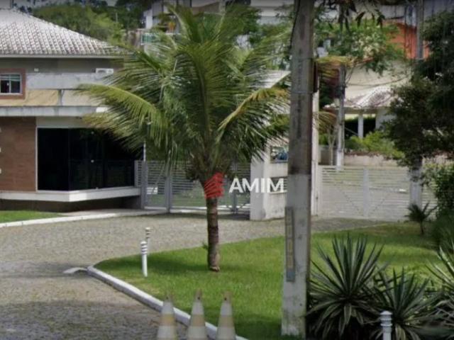 Casa espetacular em condominio fechado em várzea das moças