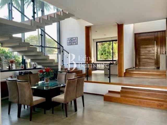 Casa espetacular para Venda e Locação no Condomínio Reserva da Serra Alto padrão com vista privile