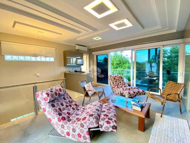 CASA ESTILO TRIPLEX DE ALTO PADRÃO EM COND. FECHADO NA ZONA SUL