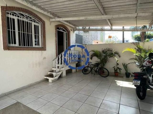 Casa estilo bangalô com edícula Bairro Aparecida em Santos