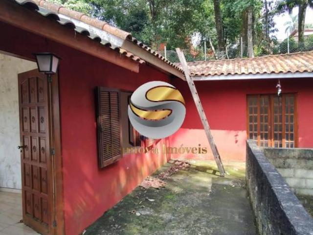 Casa estilo campestre em 1.000m²de terreno, cômodos amplos