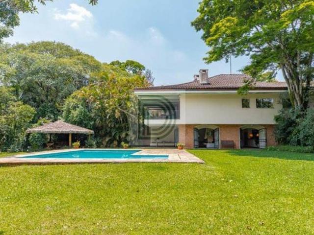 Casa Estilo Campo no Parque Silvino Pereira 5.000 m² de Natureza e Sofisticação na Granja Viana!