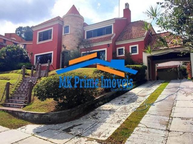 Casa Estilo Castelinho Normando no Coração de Alphaville – Residencial 1