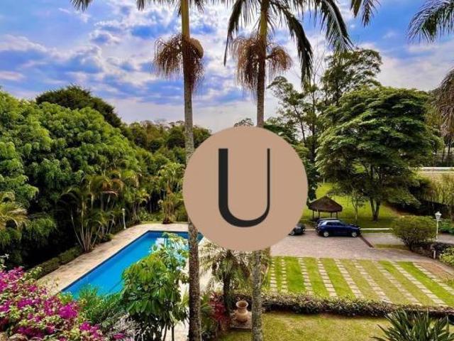 Casa Estilo Chácara em Aldeia da Serra: O Imóvel dos Seus Sonhos! Estuda Permuta
