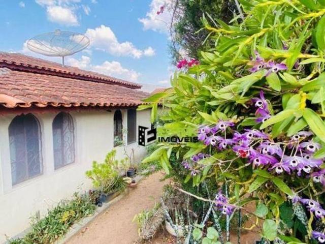 Casa estilo chácara em condomínio muito tranquilo com fácil acesso a Fernão Dias!