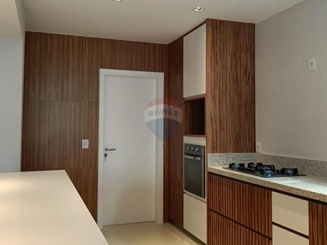 Casa estilo contemporãneo, 4 suítes, piscina, área gourmet, Condomínio Rio Mar Barra da Tijuca RJ