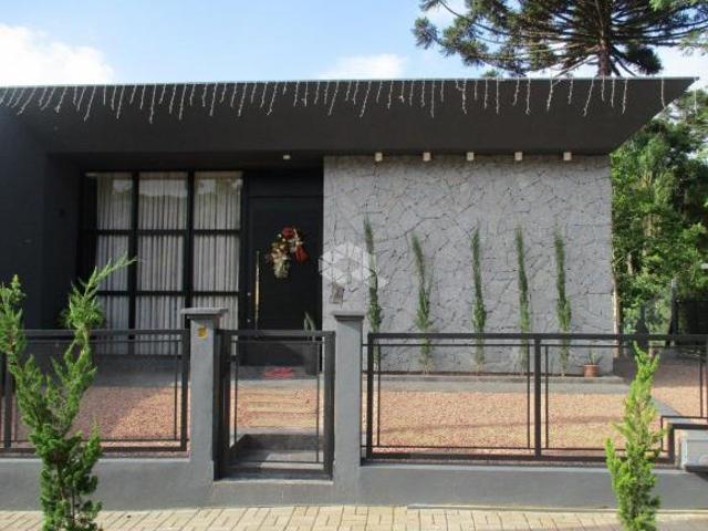 Casa estilo contemporâneo no bairro Linha Imperial