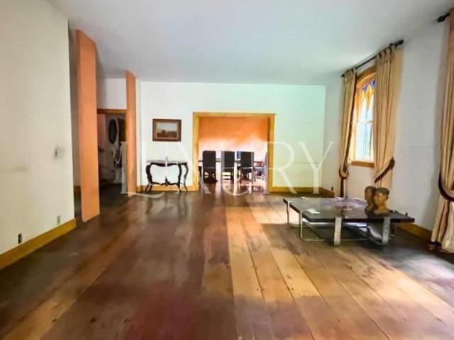 Casa Estilo Colonial a Venda no Alto de Pinheiros 1600m Terreno