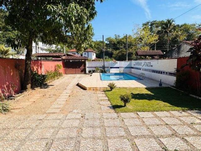 Casa estilo Colonial em Boissucanga na Estrada do Maquininha