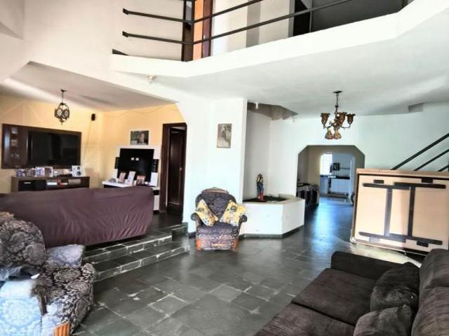 Casa Estilo Colonial No jóquei Clube com ESCRITURA