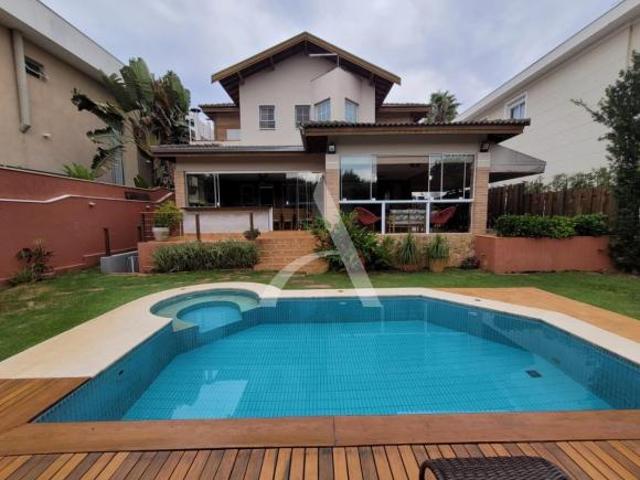 Casa estilo inglês à venda no Condomínio Alphaville Dom Pedro em Campinas /SP