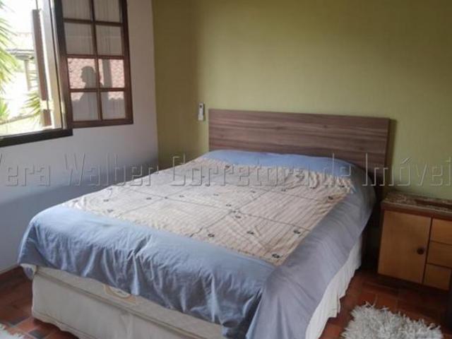Casa estilo marroquino 5 suítes e piscina