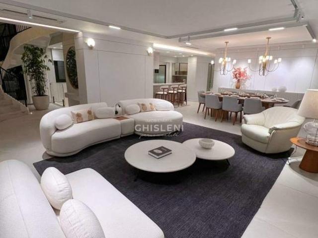 CASA ESTILO NEO CLASSICO SOLIDITÁ