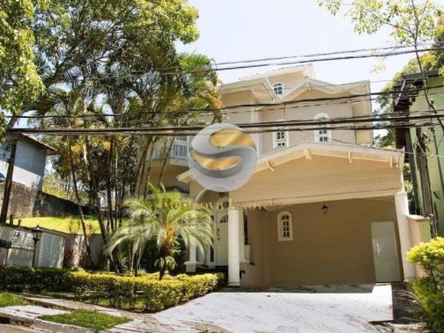 Casa estilo Neo clássico recém reformada/ampliada