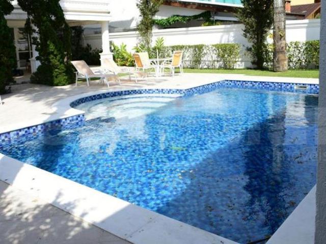 Casa estilo Neoclássico frente praça a venda no Acapulco