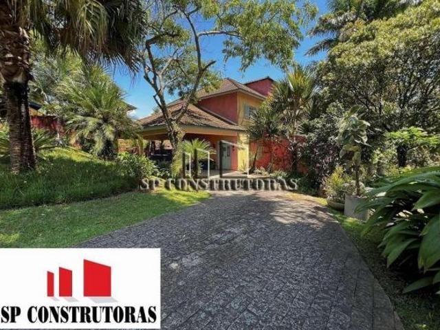 Casa Estilo Rustico de AT 1.272m2 5 Dorm, Salao de Festas Completo, Biblioteca, 2 Closets!