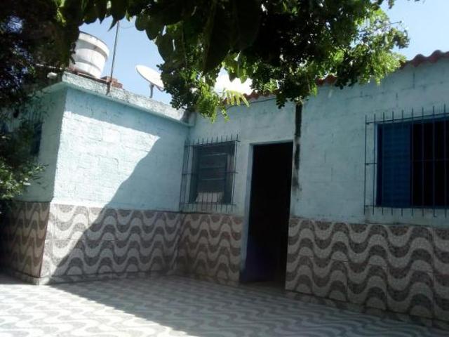 Casa estilo sitio no Residencial Caio Martins, próximo ao Dumaville