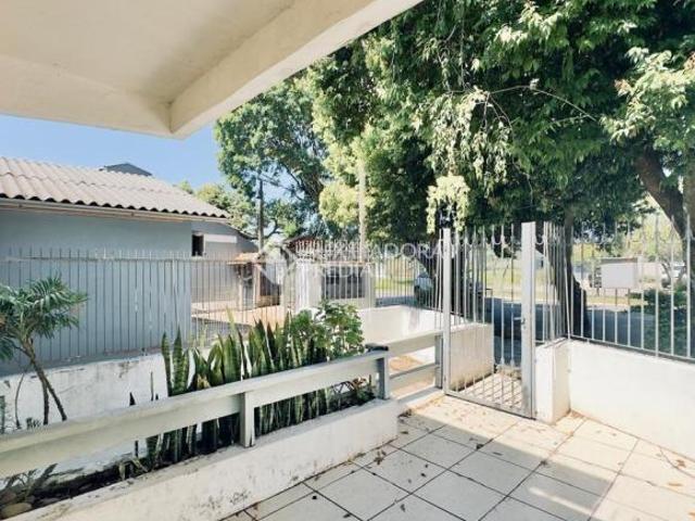 Casa 4 dormitórios sendo 1 suíte Ideal Novo Hamburgo