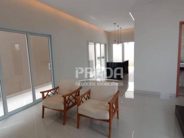 Casa estilo Sobrado à venda com 3 suítes Morada da Colina Uberlândia/MG