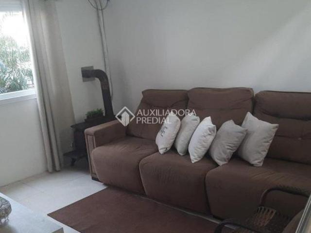 Casa estilo sobrado à venda no bairro BELA VISTA