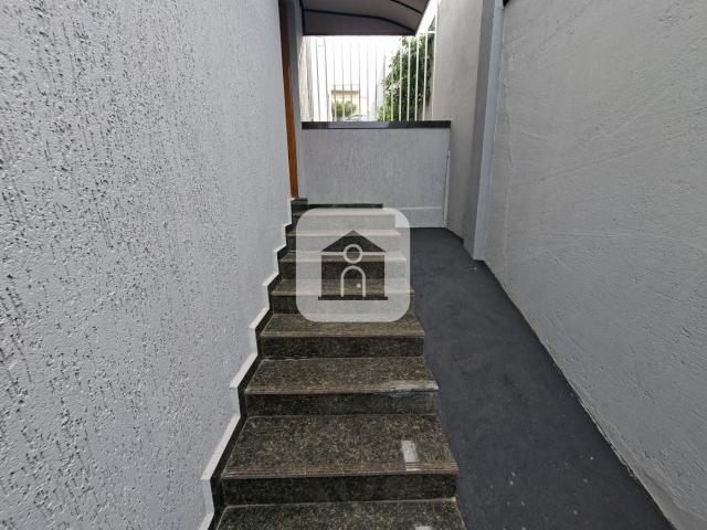 Casa estilo sobrado para locação no bairro Tabajaras