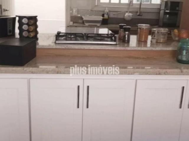 Casa Funcional com Cozinha Planejada e Ampla Área de Serviço