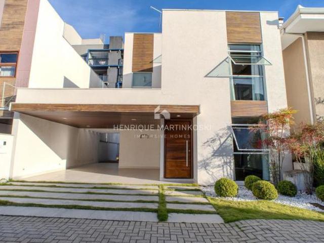 Casa face norte com suíte master, jardim e espaço gourmet em condomínio fechado