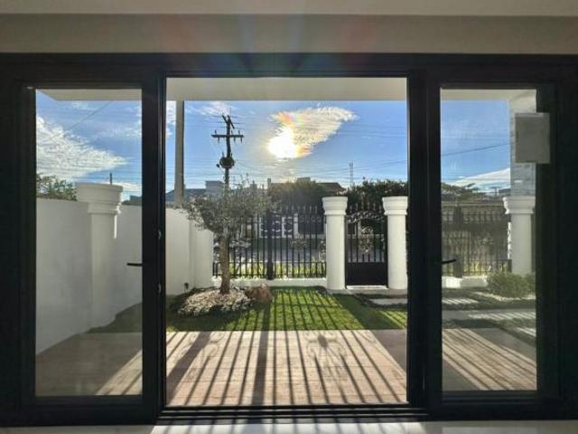 Casa Fora de Condomínio 5 Dormitórios Bairro Atlantida