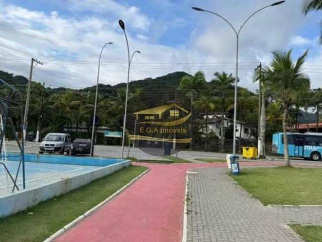 Casa frente a Praia Boiçucanga condomínio