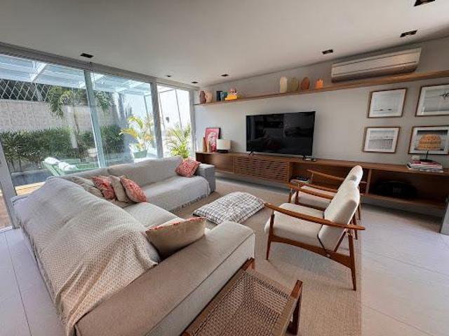 Casa frente ao mar em Juquehy | 5 suítes | Reformada | Piscina privativa
