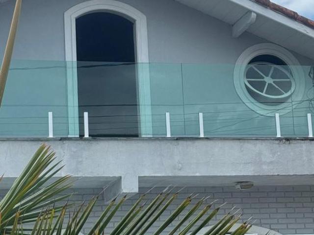 Casa frente ao mar em peruibe mobiliada