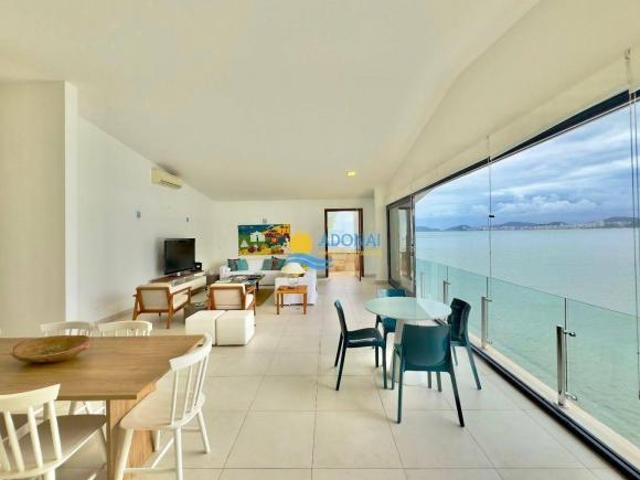 Casa frente mar com lazer — Enseada — Guarujá