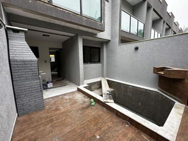 Casa frente mar com 2 quartos e piscina em Itanhaém