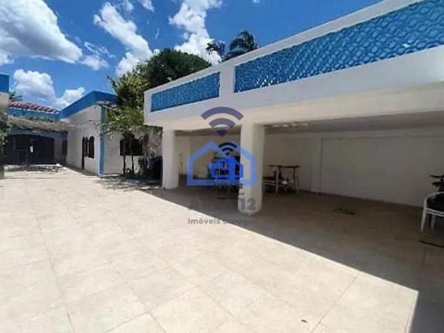 Casa frente mar à venda no bairro do Porto Novo em Caraguatatuba, SP Conforto e qualidade de vida