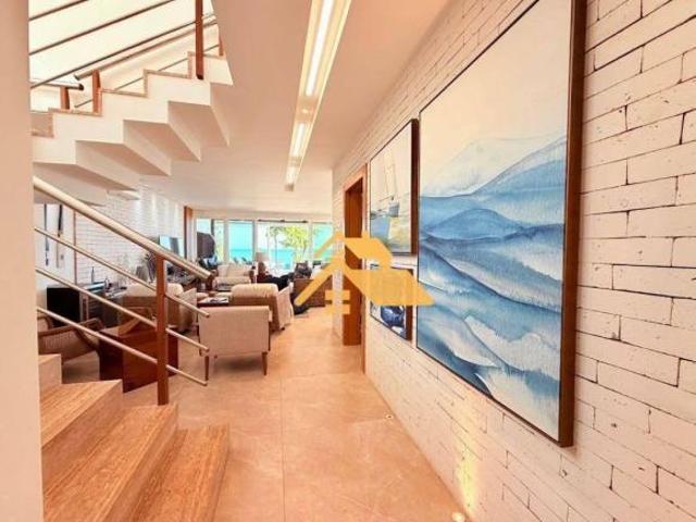 Casa Frente Mar em Juquehy com 5 Suítes, Piscina Privativa, Espaço Gourmet e 3 Vagas em Condomínio E