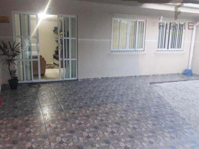 Casa frente rua em Pinhais com área gourmet