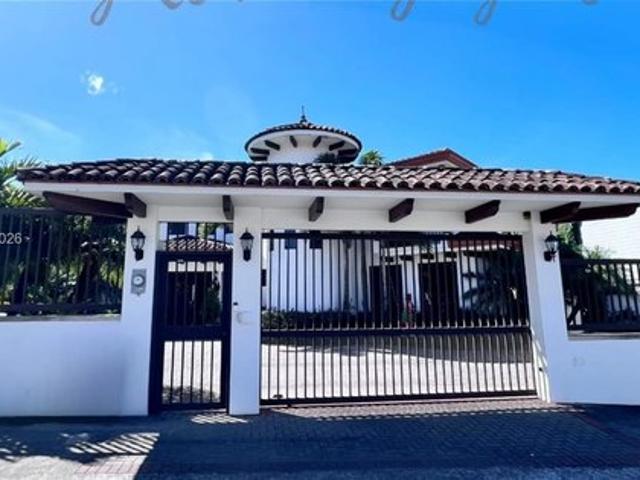 Casa Guayabos Curridabat, FL