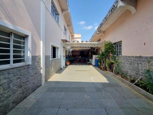 Casa + Galpão comercial à venda, com 528 m² de área total