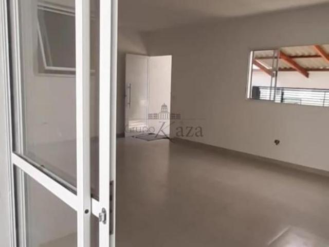 Casa Geminada NUNCA HABITADA Jardim Santa Júlia 3 Dormitórios 120m²