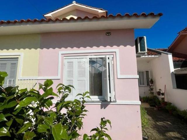 Casa geminada no Arroio Grande
