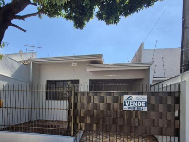 Casa Geminada no JD. Vila Emilia a uma quadra da AV Cerro Azul