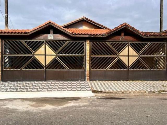 Casa Geminada no Real, 2 dorms, 2 banheiros, 1 suíte, lavabo externo, 103m²