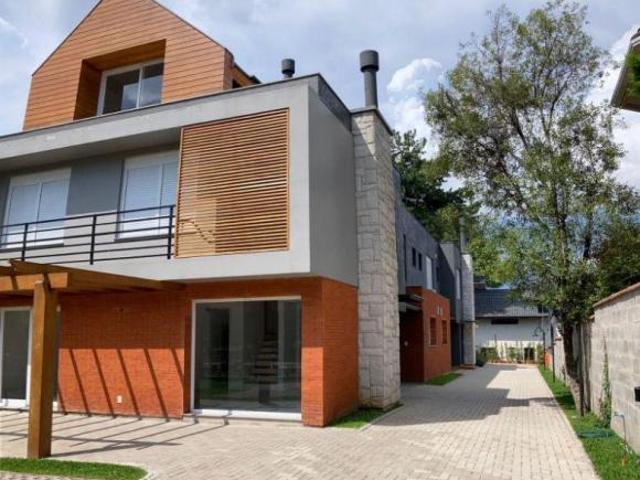 CASA GEMINADA A 5 MINUTOS DO CENTRO