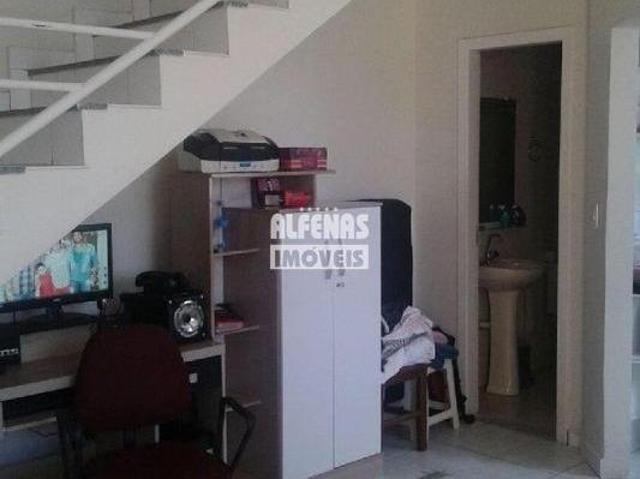 Casa Geminada à venda 3 quartos no Bairro ALVORADA