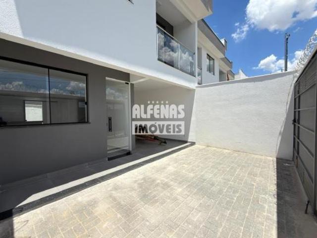Casa Geminada à venda 3 quartos no Bairro CENTRO