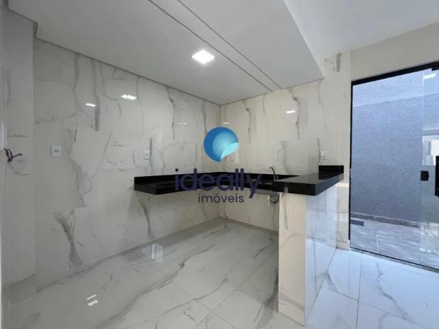 Casa Geminada à Venda 3 Quartos 1 Suíte 2 Vagas 168m² Alto Padrão Santa Mônica